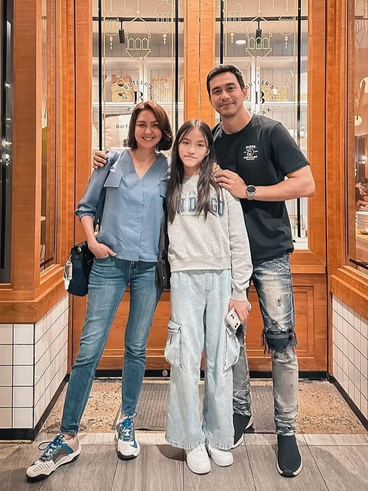 Potret Cantik Quinesha Sabrina Sinathrya, Anak Bungsu Donna Agnesia ...