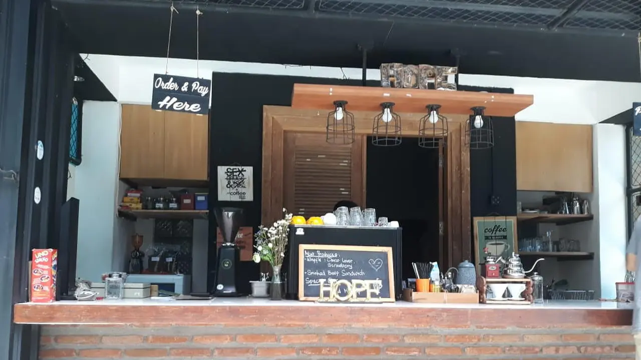 Andy Prawira Tinggalkan Bisnis Demi Pecandu dan ODHA - Regional ...