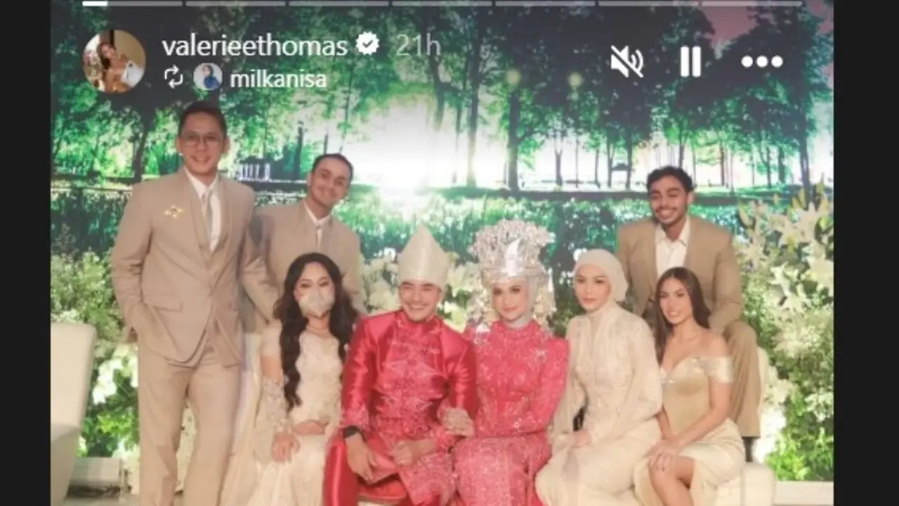 Gaya Glamor Valerie Thomas Dampingi Putra Bungsu Zulkifli Hasan di ...