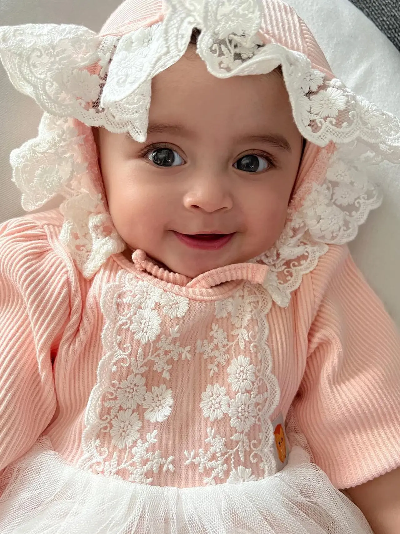 8 Potret Cantiknya Anak Ali Syakieb, Matanya Sangat Indah dan Bikin ...