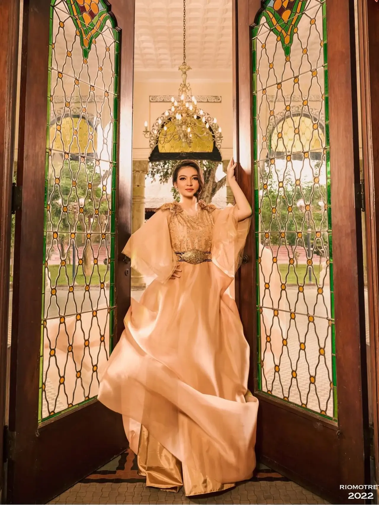 Heboh Gibran Rakabuming Unggah Foto Editan Pakai Kebaya, Chef Arnold ...