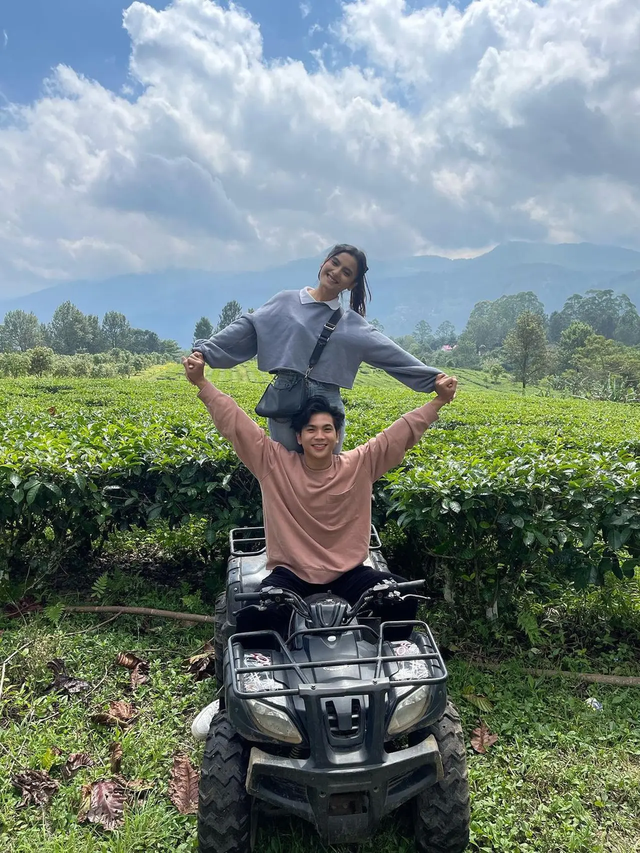 Resmi Pacaran, Ini 7 Potret Kompak Femila Sinukaban dan Venly Arauna ...