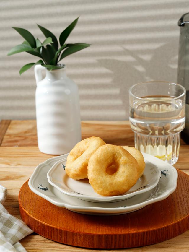 5 Resep Donat Empuk Pakai Ragi Instan dan Ulen Gampang - Food Fimela.com