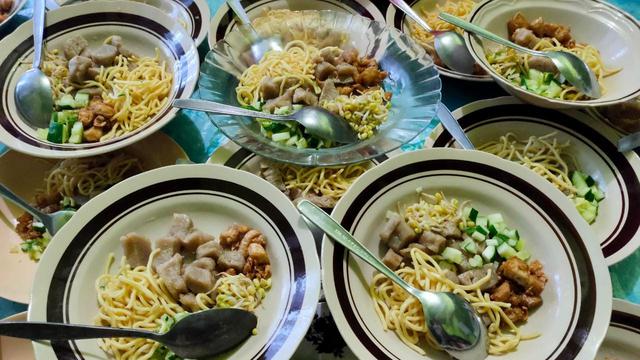 Bosan dengan Menu Lebaran Berbahan Daging, Yuk Cobain Rujak Mi ...