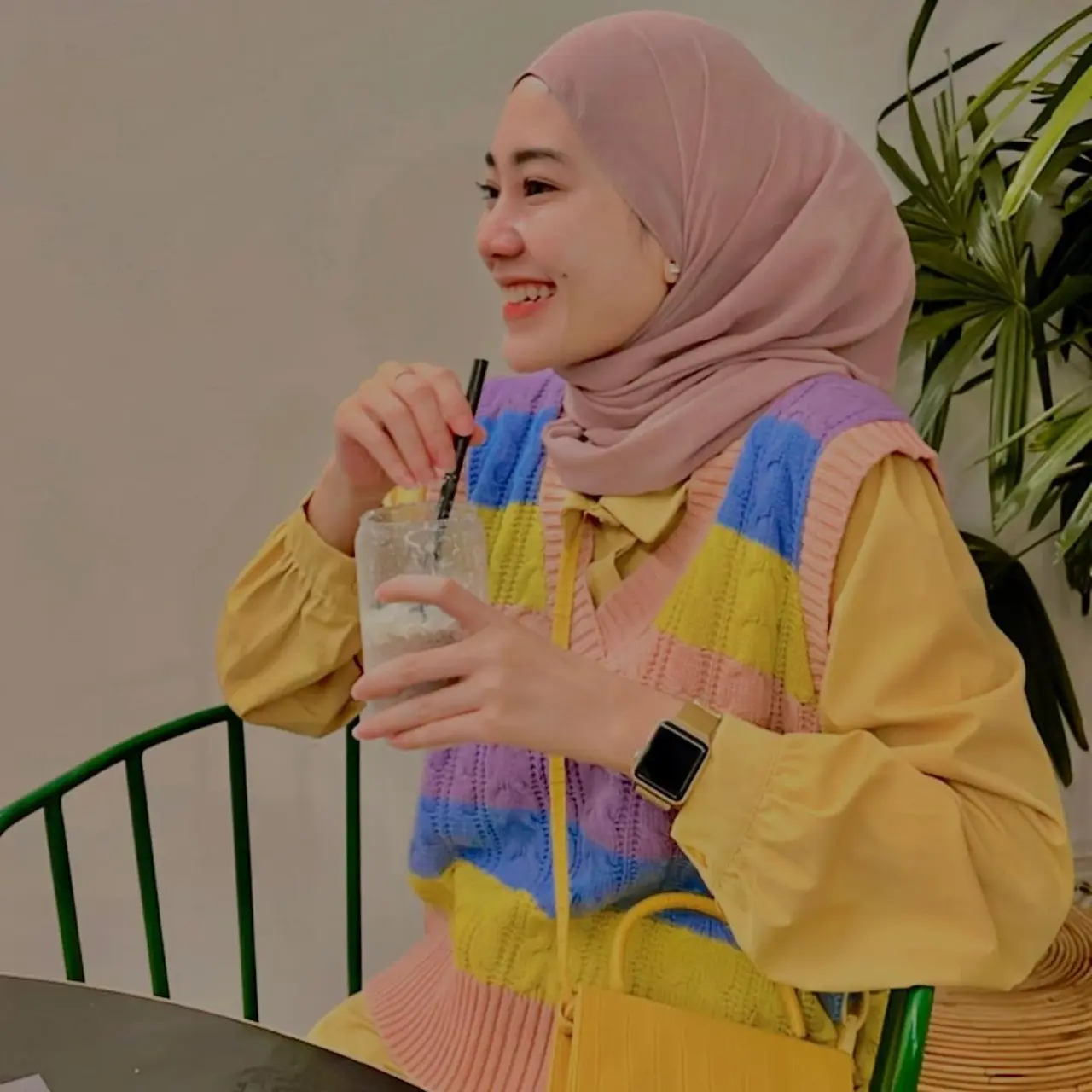 Resmi Bertunangan, Ini 6 Potret Ira Dahlia Handoko Calon Kakak Ipar ...