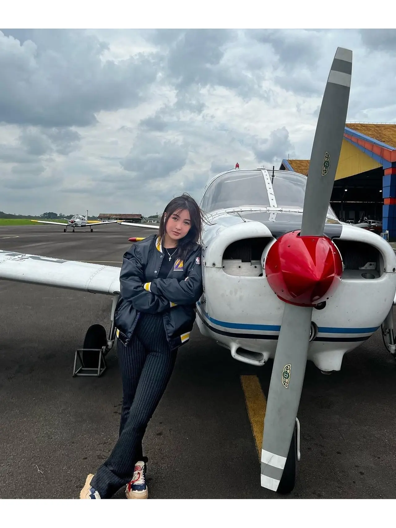 6 Potret Abigail Michelle, Viral Bawa Pesawat Sendiri untuk Nonton Bola di London - Hot Liputan6.com