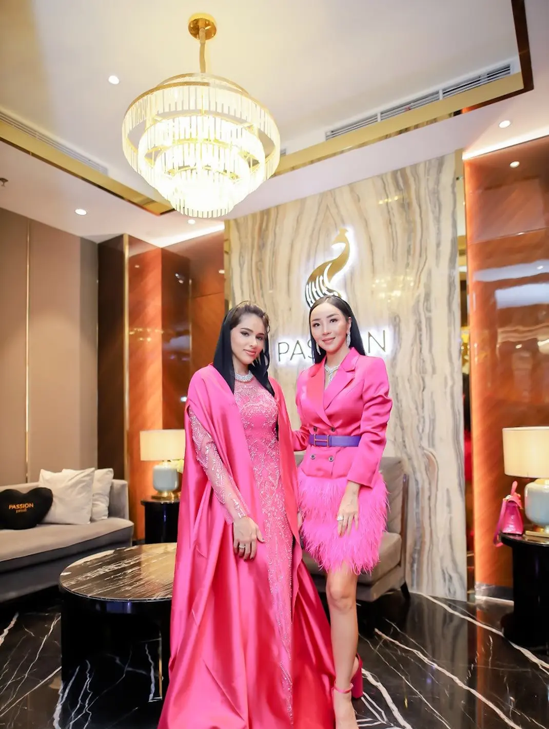 8 Pesona Princess Bahrain saat Berada di Indonesia, Dibalut Gaun ...