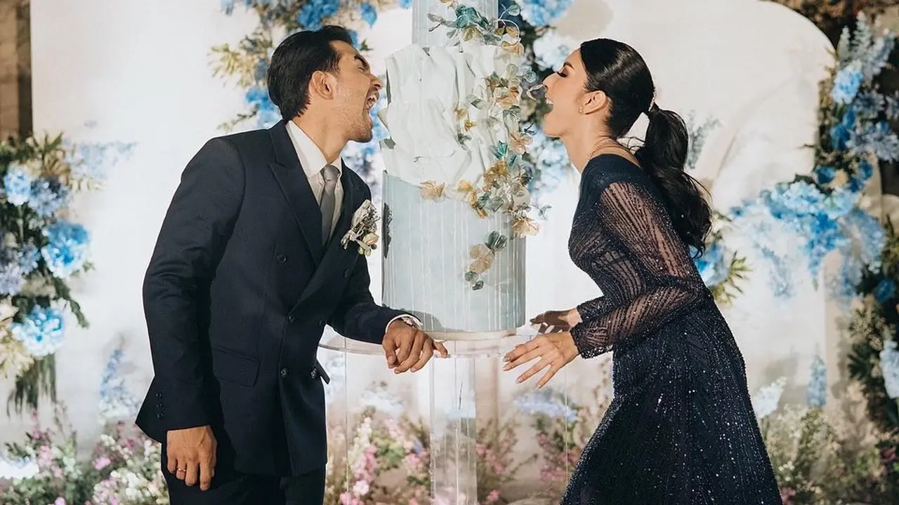 Foto Kue Pernikahan Selebriti dari Atta dan Aurel hingga Vidi Aldiano dan Sheila Dara - Citizen6 ...