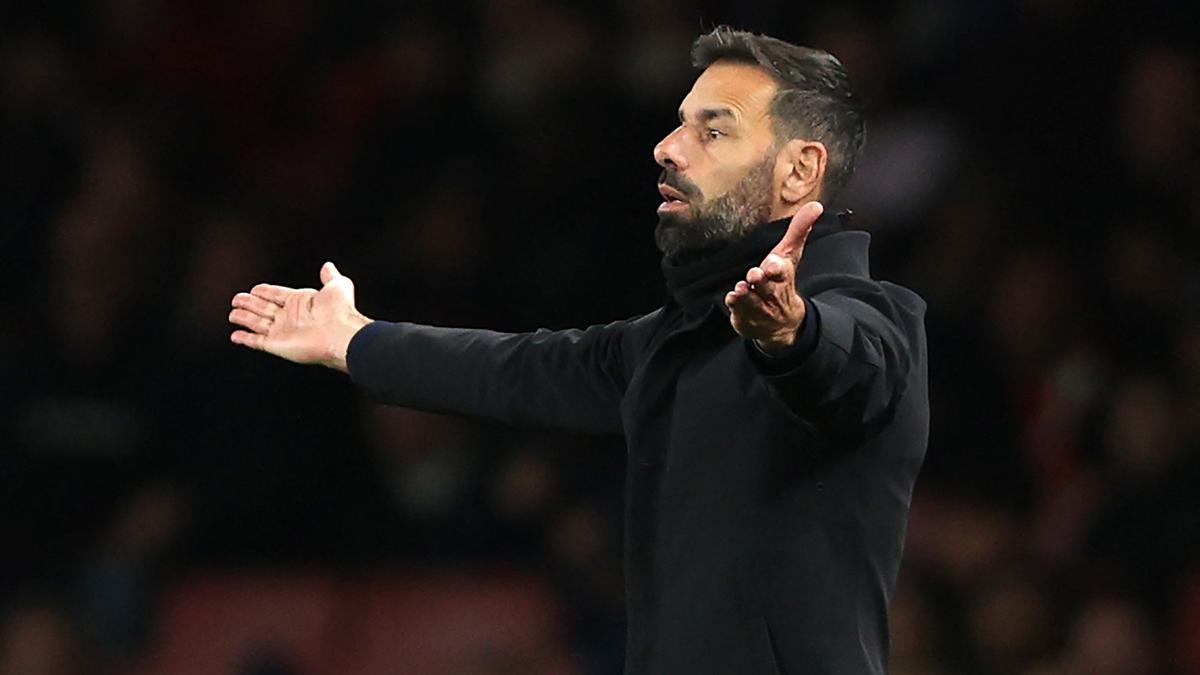 Erik ten Hag dan Ruud van Nistelrooy Adu Argumen dan Sedikit Tegang di ...