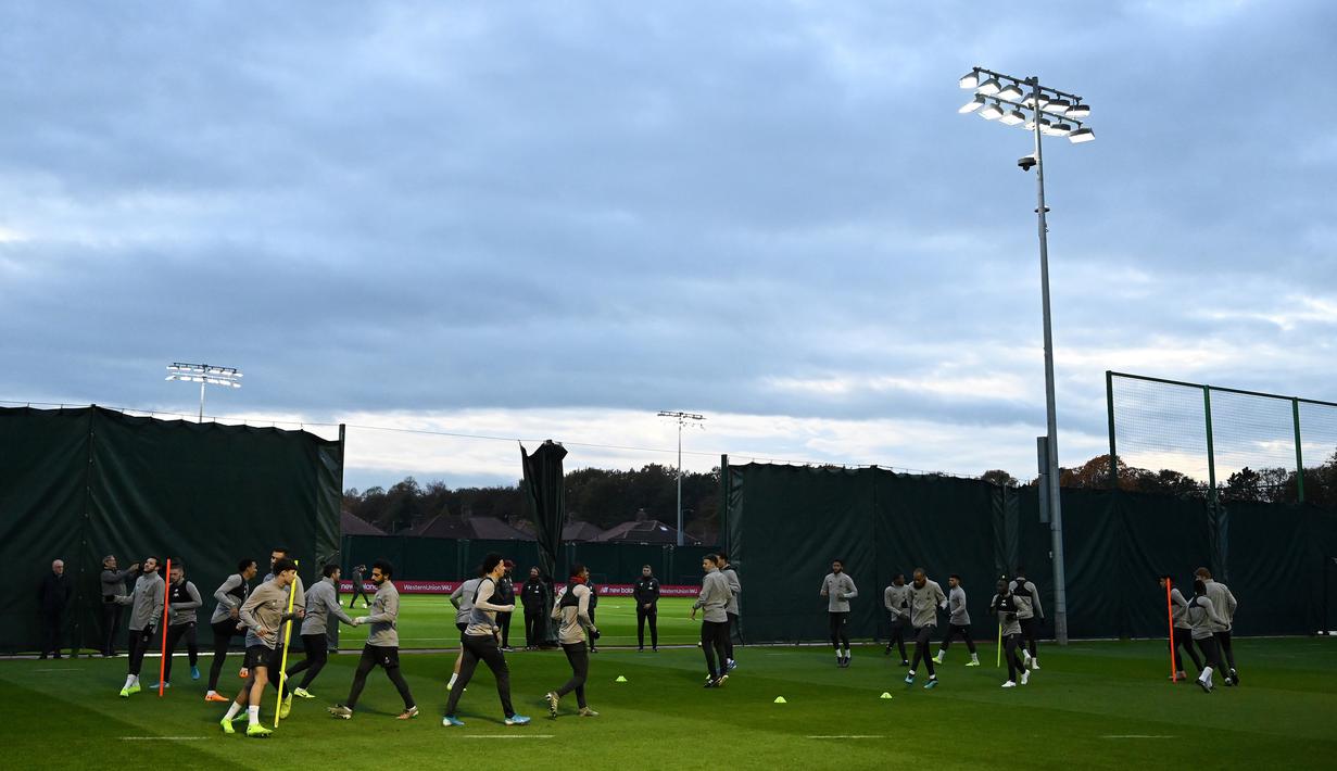 FOTO: Lihat Latihan Pemain Liverpool Jelang Lawan KRC Genk - Foto ...