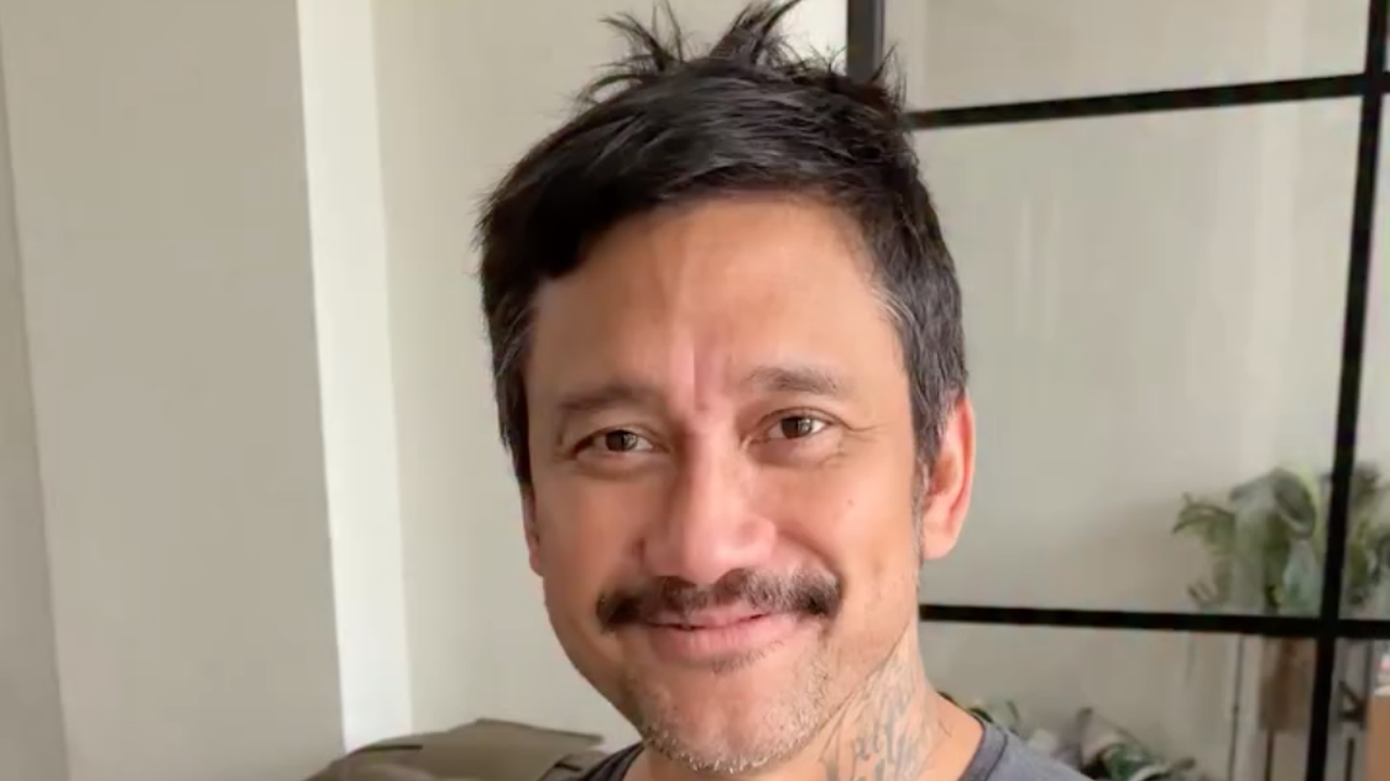 Tora Sudiro Latihan Menari 2 Jam Per Hari Demi Film Janur Ireng, Ucap ...
