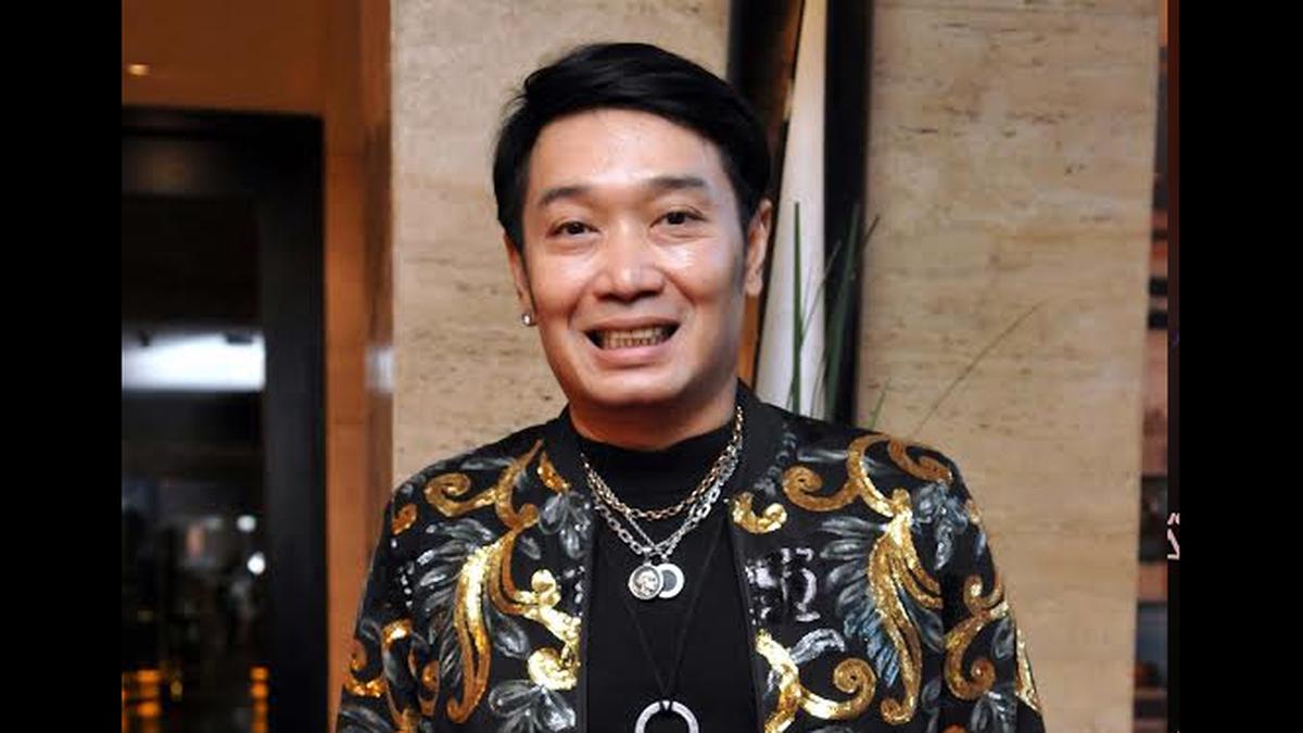Cerita Adjie Notonegoro Pindah Keyakinan, Berawal dari Mimpi - ShowBiz ...