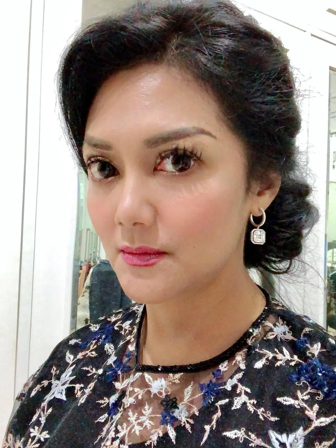 6 Model Sanggul ala Bella Saphira, Bisa Jadi Inspirasi untuk Tampil ...