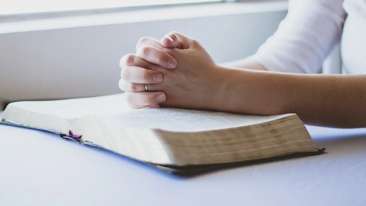 35 Kata-Kata Rohani Kristen yang Menguatkan, Beri Ketenangan Hati - Hot ...