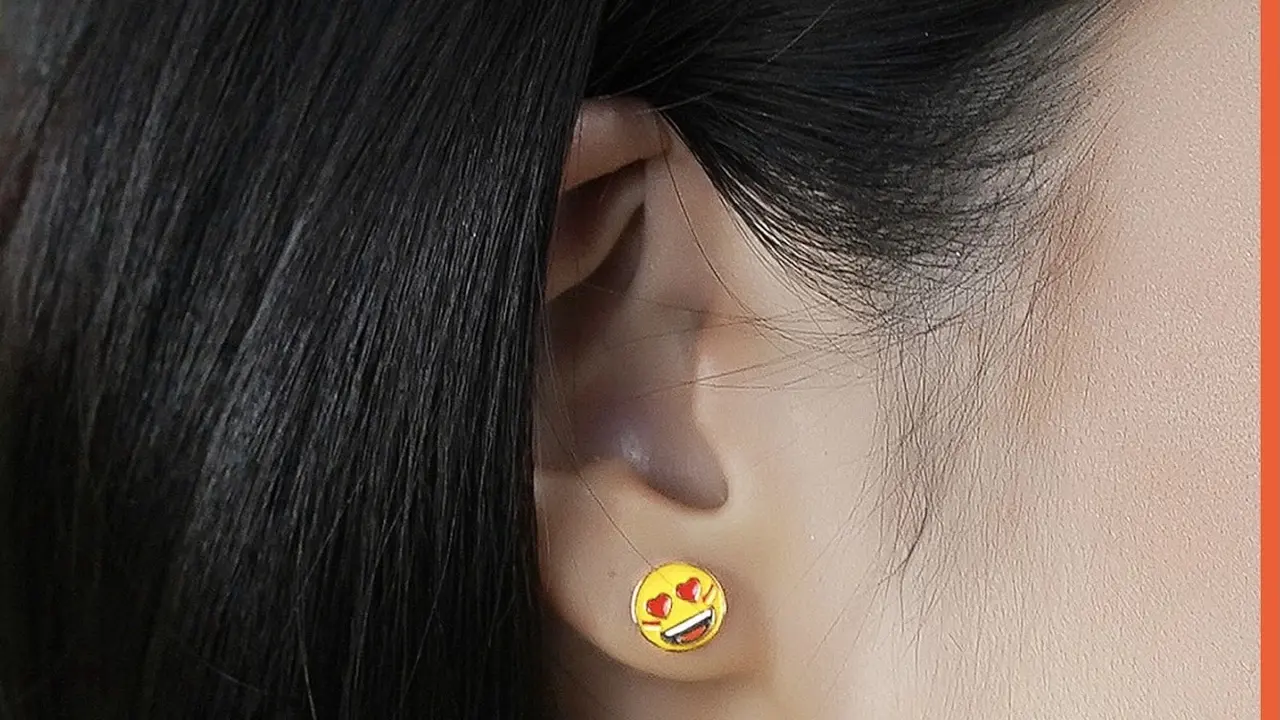 Sambut Kemerdekaan Republik Indonesia dengan Perhiasaan Emoji Merdeka