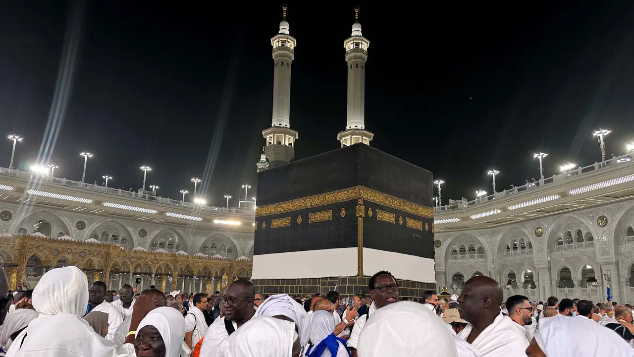 Tawaf Ketika Akan Meninggalkan Kota Mekah dalam Rangkaian Ibadah Haji ...
