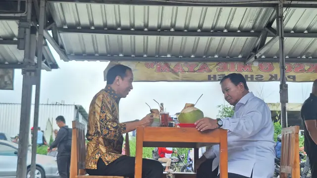 Jokowi dan Prabowo Makan Bakso Berdua di Pasar Bandongan Magelang, Bahas Apa? - News Liputan6.com
