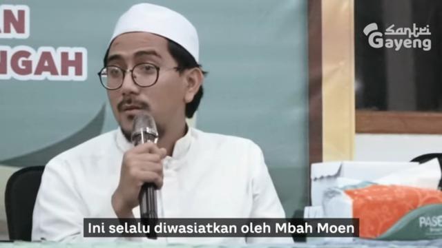 Mengejutkan, Rahasia Kewalian Mbah Moen yang Diungkap sang Putra