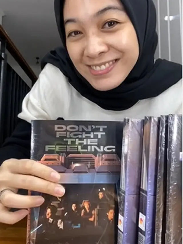 6 Potret Kado Unik Omesh untuk Dian Ayu Lestari di Ultah ke-35 - Hot Liputan6.com