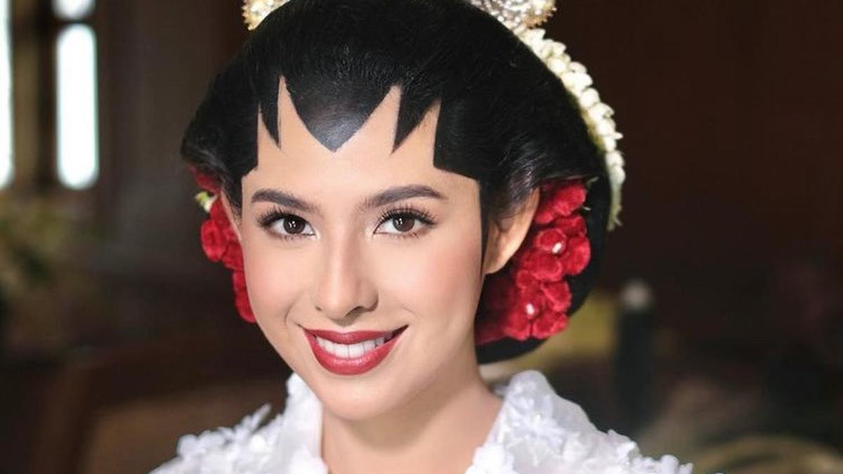 4 Potret Nadine Kaiser Putri Susi Pudjiastuti yang Anggun Pakai Kebaya ...