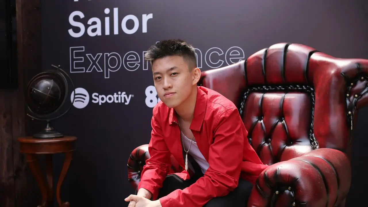 5 Fakta Perjalanan Karier Rich Brian, Rapper Dunia Asal Indonesia ...