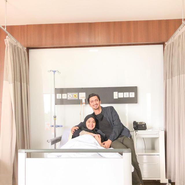 Selamat, Vebby Palwinta Lahirkan Anak Pertamanya - Entertainment Fimela.com