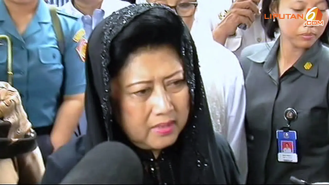 Ani Yudhoyono: Indonesia Kehilangan Desainer Besar Ramli - ShowBiz ...