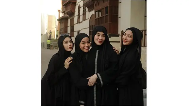 6 Potret Kompak Aaliyah Massaid dan Mahalini yang Sama-sama Hamil Anak ...