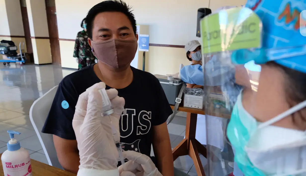 FOTO: Asosiasi Asuransi Umum Indonesia Buka Sentra Vaksinasi Covid-19 ...