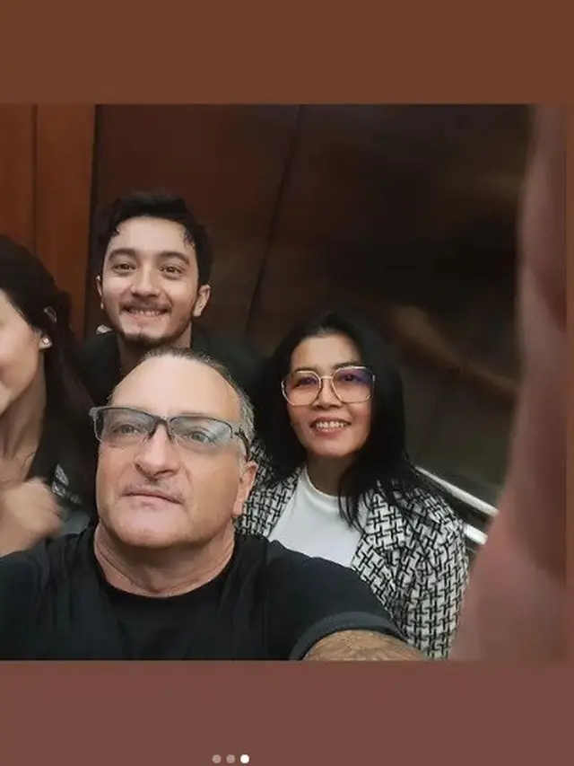 6 Potret Bryan Domani Rayakan Ultah ke-23 Bareng Megan Domani dan ...