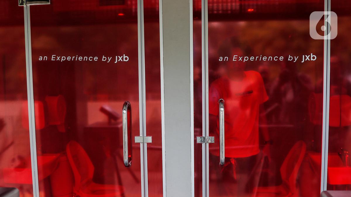 Penampakan Toilet Tembus Pandang ala Jepang di Jakarta - Foto Liputan6.com