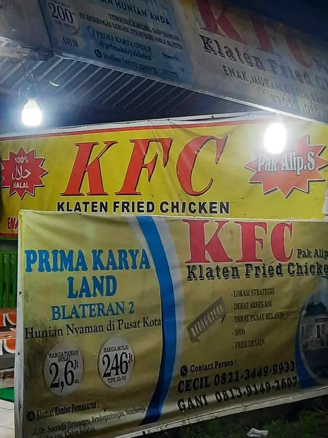 6 Spanduk Jualan Fried Chicken Ini Nyeleneh Banget, Pembeli Tepuk Jidat ...