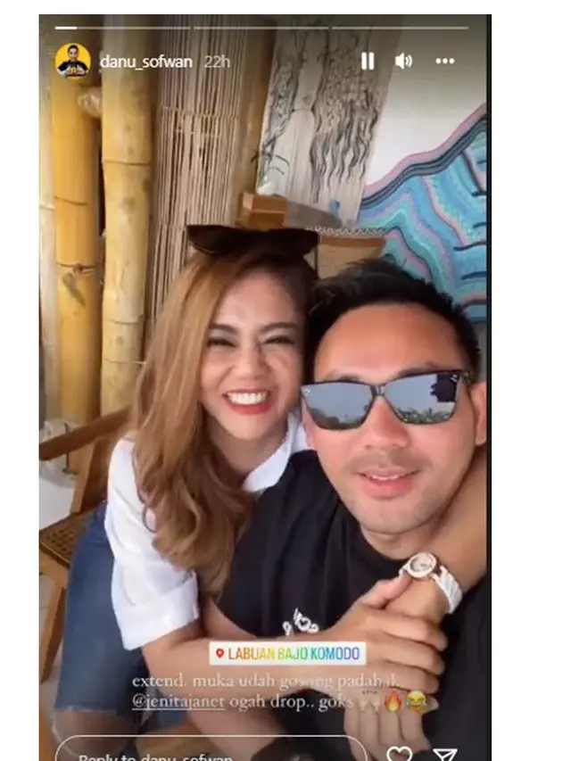 7 Potret Mesra Jenita Janet dan Danu Sofwan, Nikmati Liburan di Labuan Bajo - Hot Liputan6.com