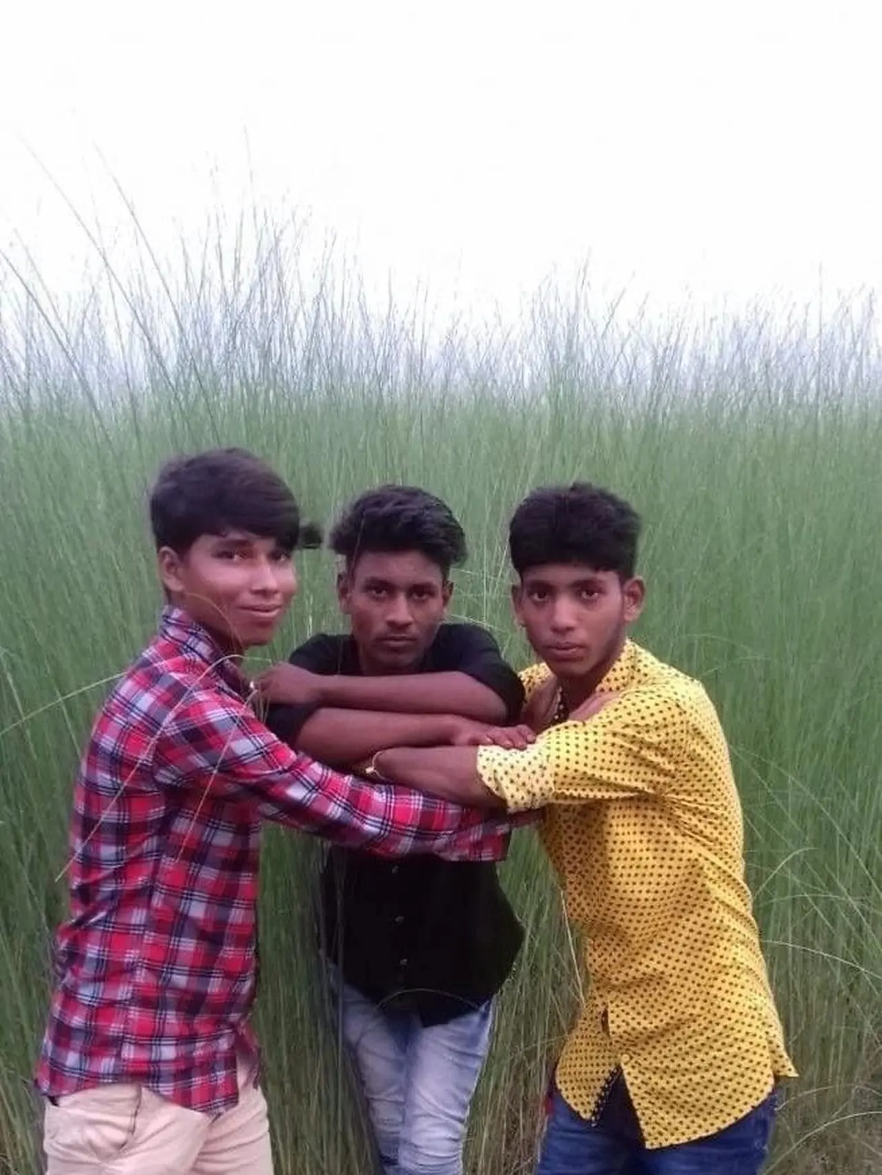 7 Ide Pose Foto Bertiga Bersama Sahabat Biar Tampil Makin Akrab Ini ...