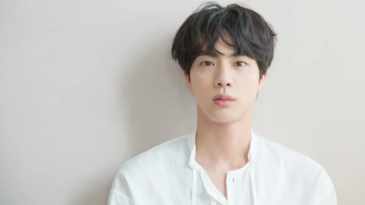 Jin BTS Rayakan Ulang Tahun ke-31, Berikut Profil dan Fakta Menariknya ...