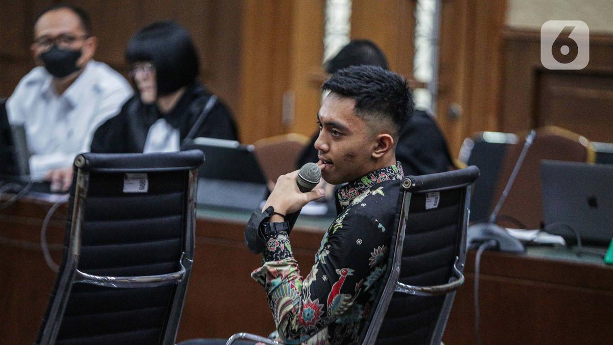 Bertemu di Ruang Sidang, Mario Dandy Jadi Saksi Kasus Rafael Alun Trisambodo - Foto Liputan6.com