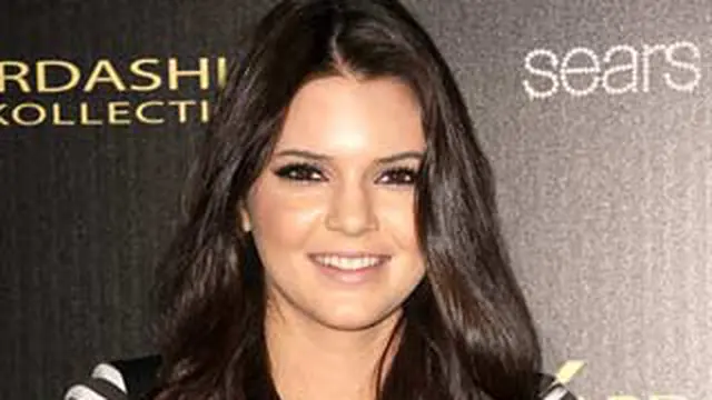 Range Rover, Hadiah Ultah ke-16 Kendall Jenner - ShowBiz Liputan6.com