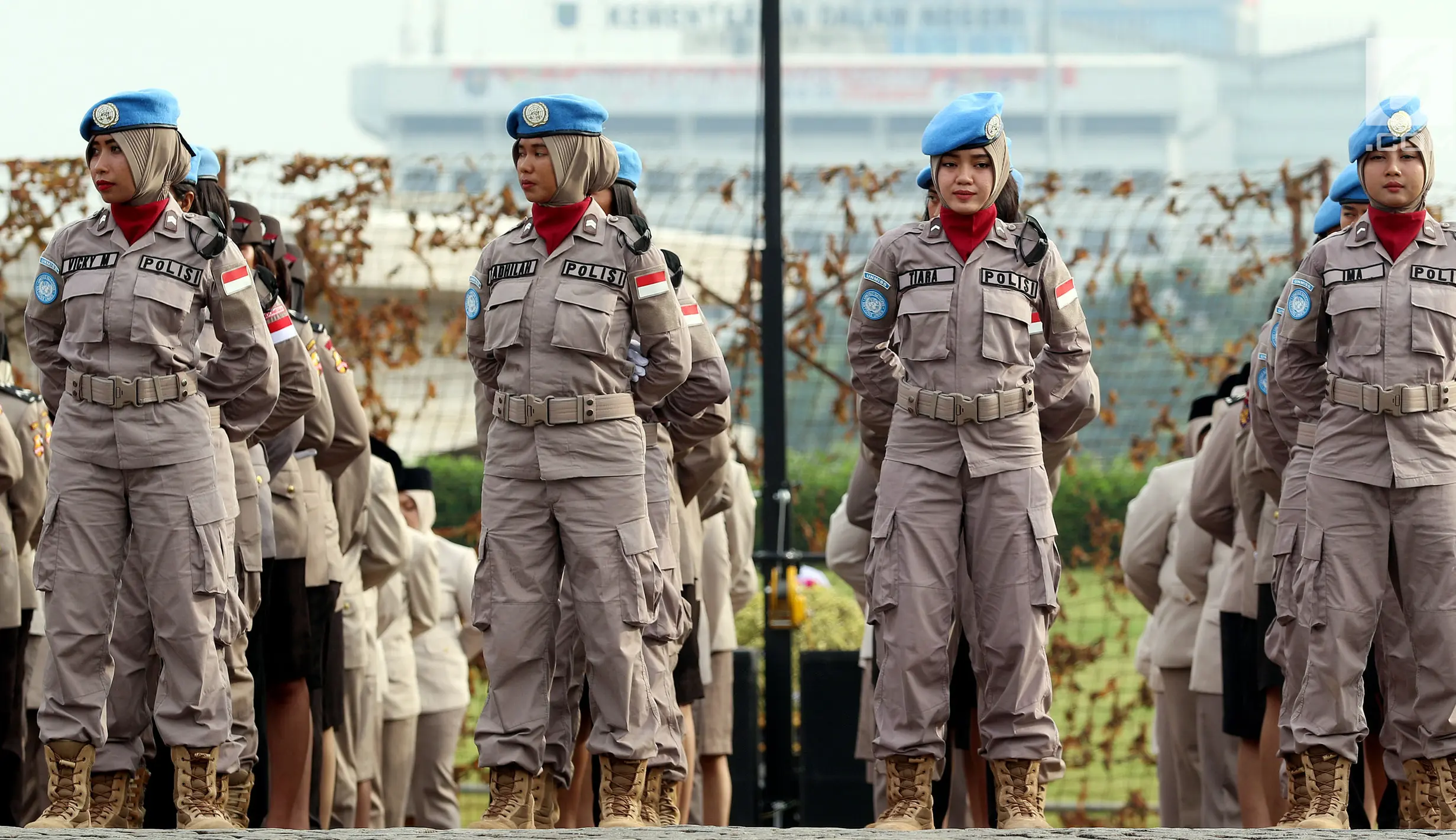 FOTO: 10.000 Prajurit Wanita TNI dan Polisi Apel Peringati Hari Kartini - Foto Liputan6.com