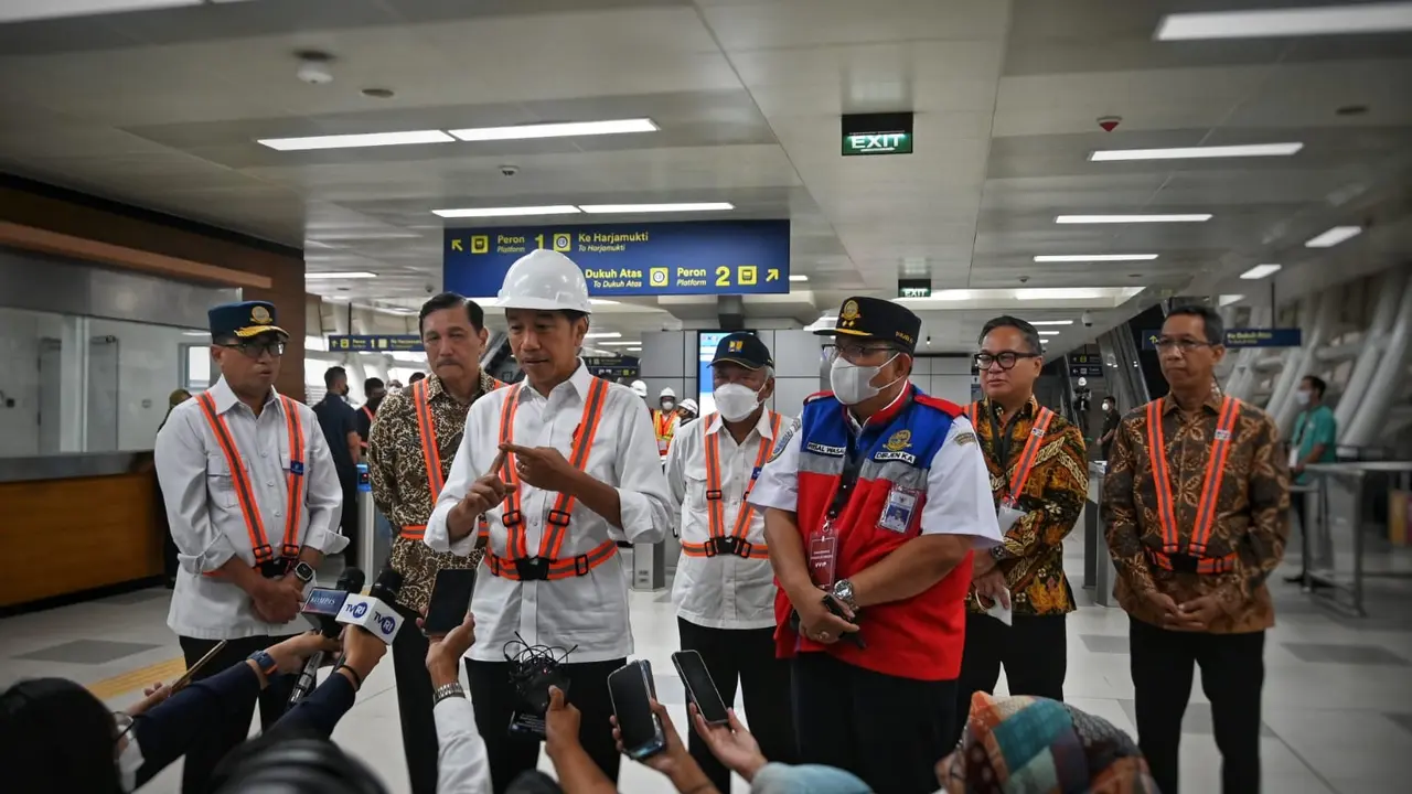 Jokowi Tak Mau LRT Jabodebek Tergesa-gesa Dioperasikan, Kenapa? - Bisnis Liputan6.com