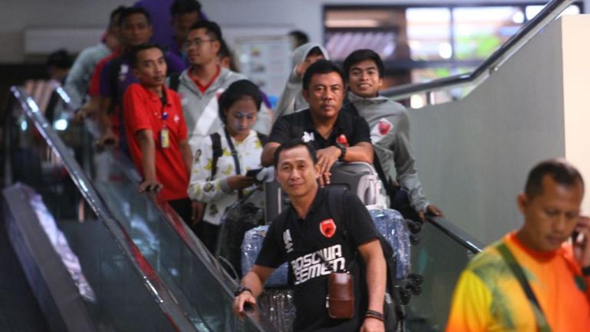 PSM Boyong 19 Pemain ke Markas PSIS - Indonesia Bola.com