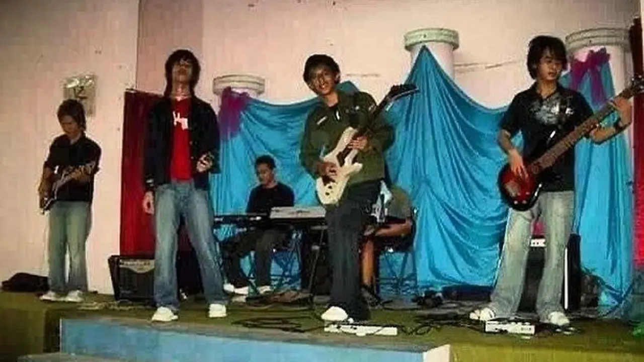 Dari Gaya Rambut Poni Lempar Hingga Rapi, Ini 7 Potret Jadul D'Masiv ...