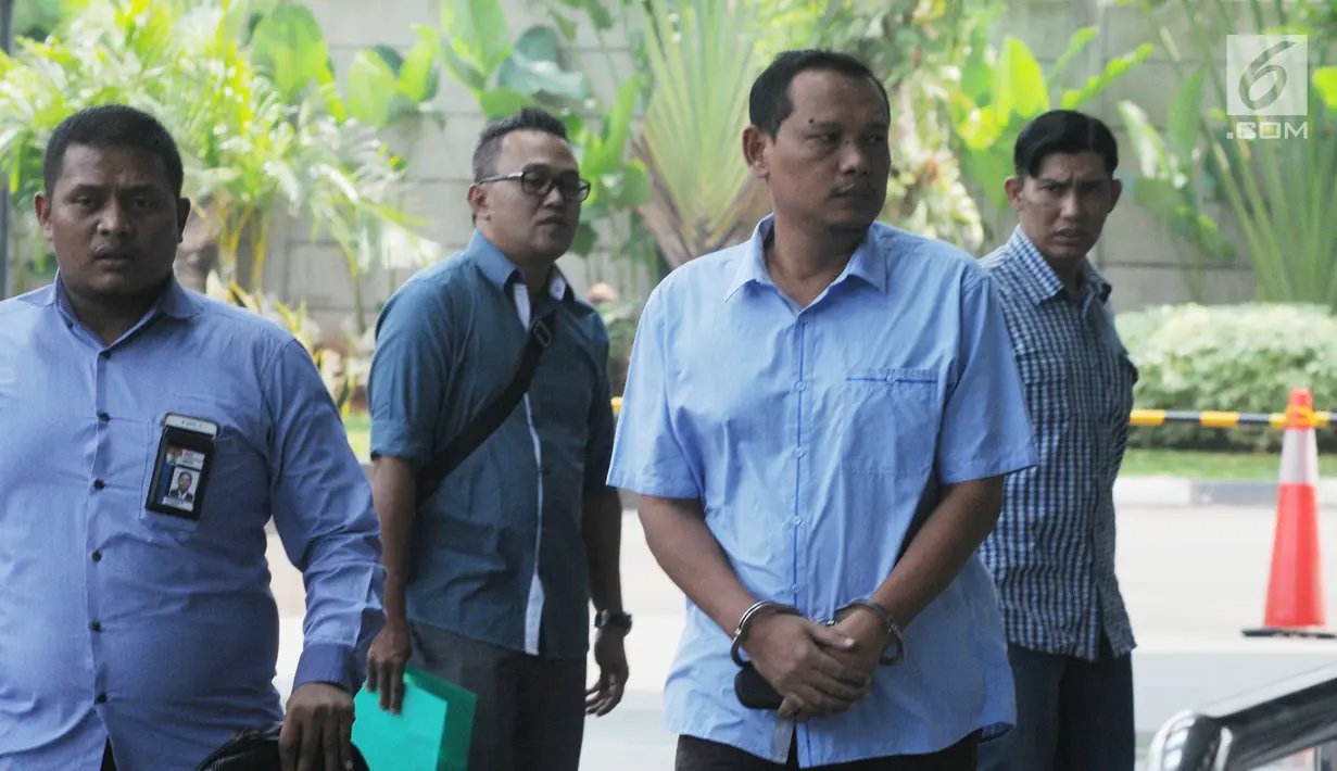 FOTO: KPK Kembali Periksa Penyuap DPRD Lampung Tengah - Foto Liputan6.com