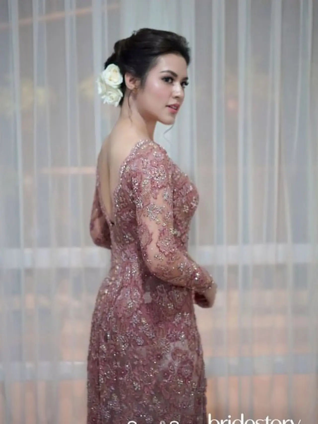 Potret Kebaya Full Payet yang Mewah ala Artis, dari Nikita Willy hingga Amel Carla - Fashion ...