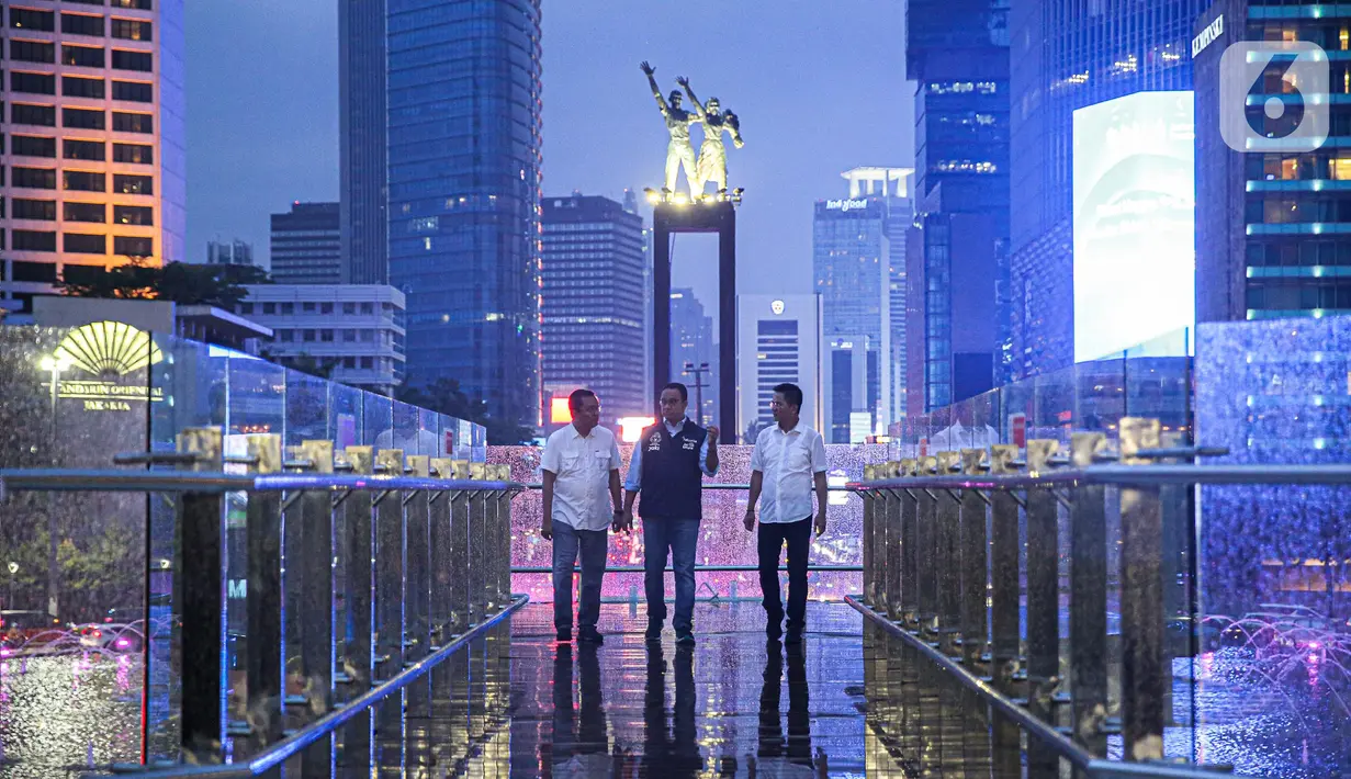 Anies Baswedan Resmikan Halte Transjakarta Bundaran HI - Foto Liputan6.com