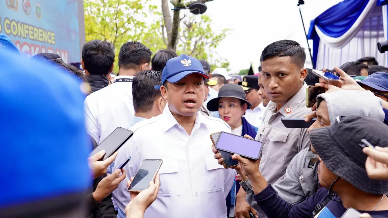 Debat Sengit Nusron dengan Kades Kohod Soal Pagar Laut Bekas Empang Warga - News Liputan6.com