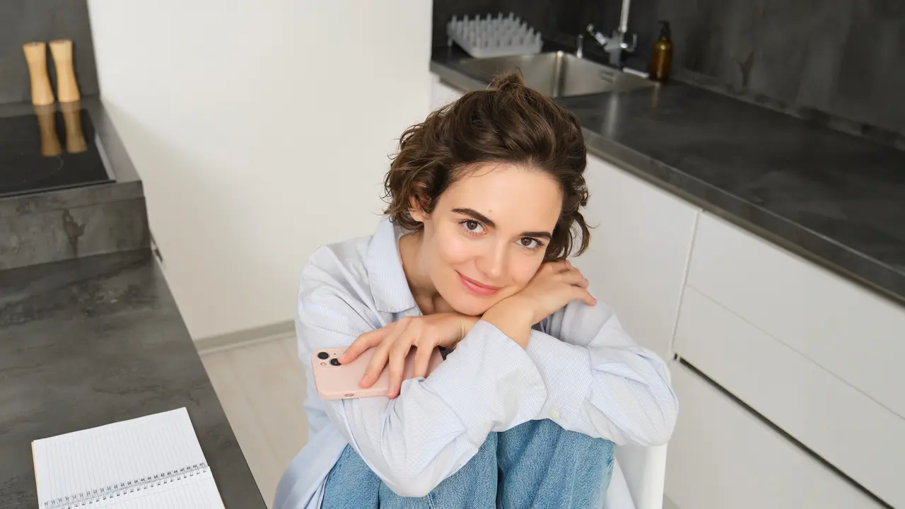 7 Cara Mengatasi Rasa Cemas Berlebihan agar Hidup Lebih Damai - Lifestyle Fimela.com