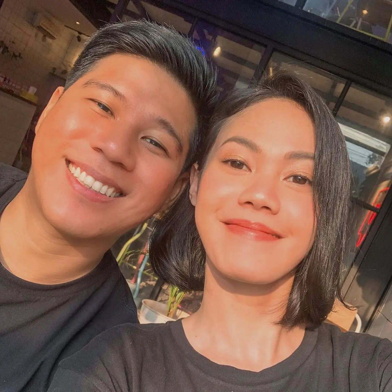 Makin Mesra Ini 7 Potret Terbaru Kemesraan Della Dartyan dan Nino RAN ...