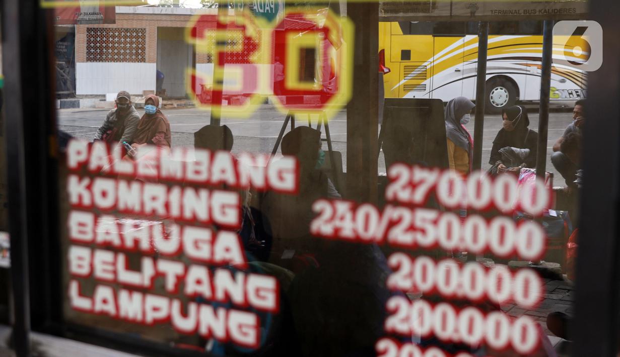 FOTO: Jelang Natal dan Tahun Baru, Terminal Kalideres Terpantau Ramai ...