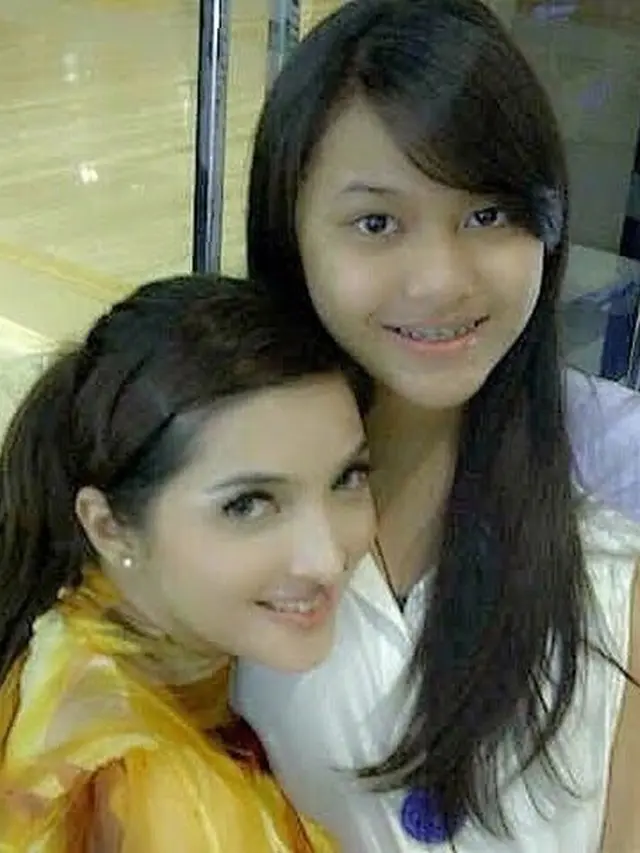 6 Potret Jadul Aurel Hermansyah yang Punya Dagu Lancip Sejak Dulu - Entertainment Fimela.com