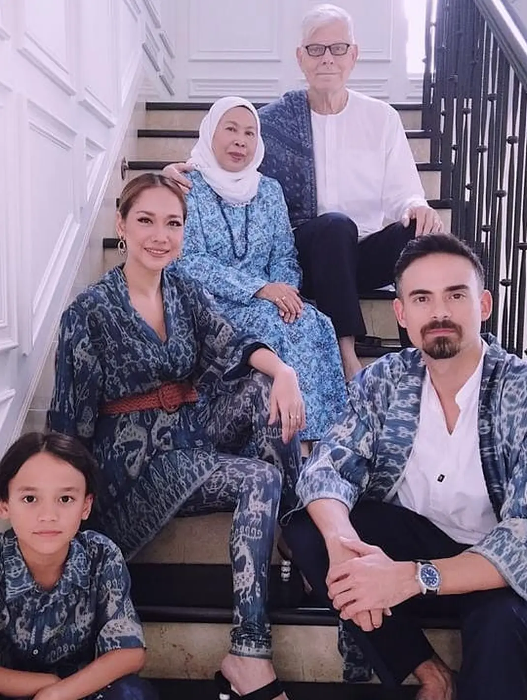 Direstui Nikah Lagi, Potret Kedekatan Bunga Citra Lestari dengan Mertua ...